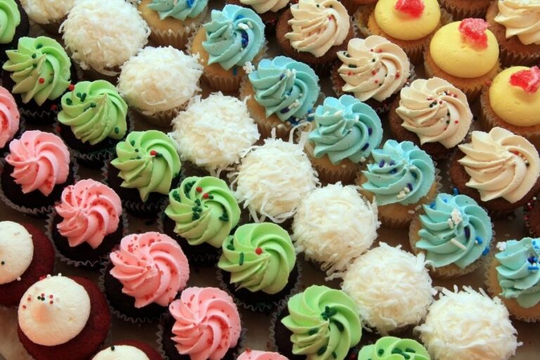 Why Are Cupcakes So Popular ? 7 Delicious Reasons - Foodiosity