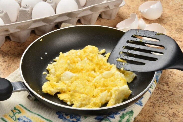 Scrambled Eggs VS Omelette - Two Breakfast Staples Compared - Foodiosity