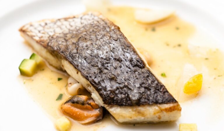 Can you eat fish scales ? What about fish skin ? - Foodiosity