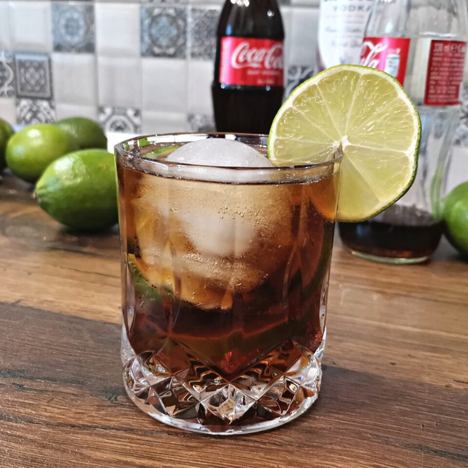 Vodka Cola Highball Recipe - Foodiosity