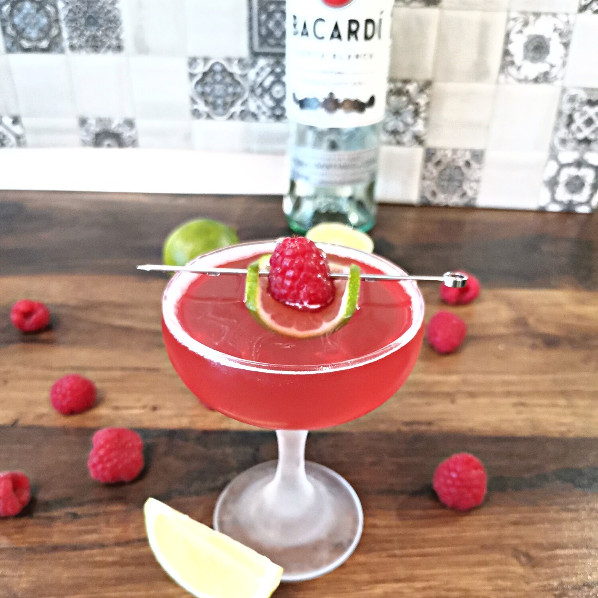 Raspberry Gimlet Cocktail Recipe - Foodiosity