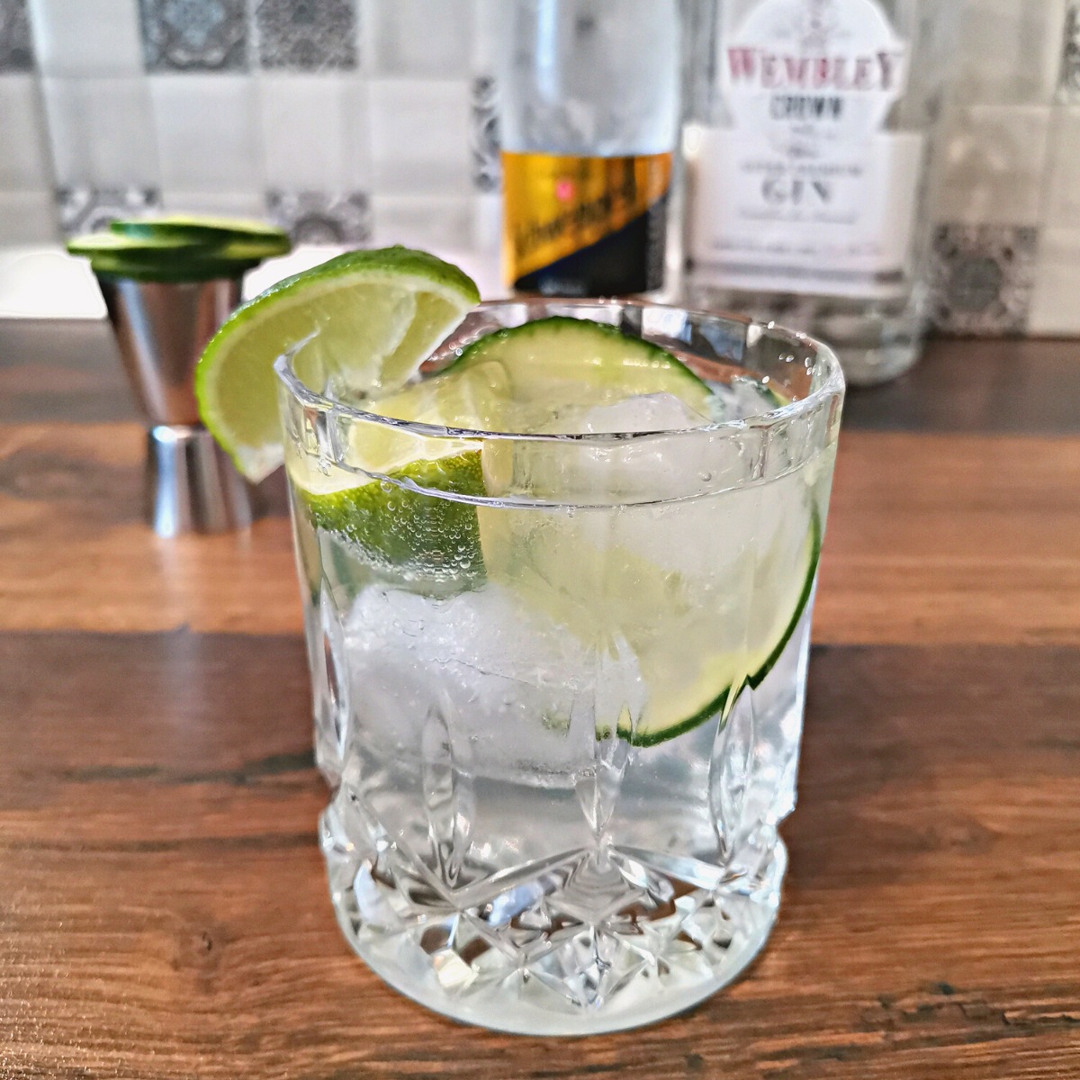 Cucumber Gin Tonic Cocktail Recipe - Foodiosity