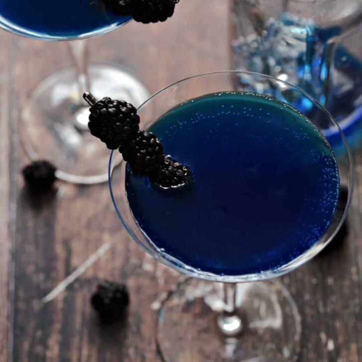 13+ Blue Cocktails To Cool You This Summer - Foodiosity