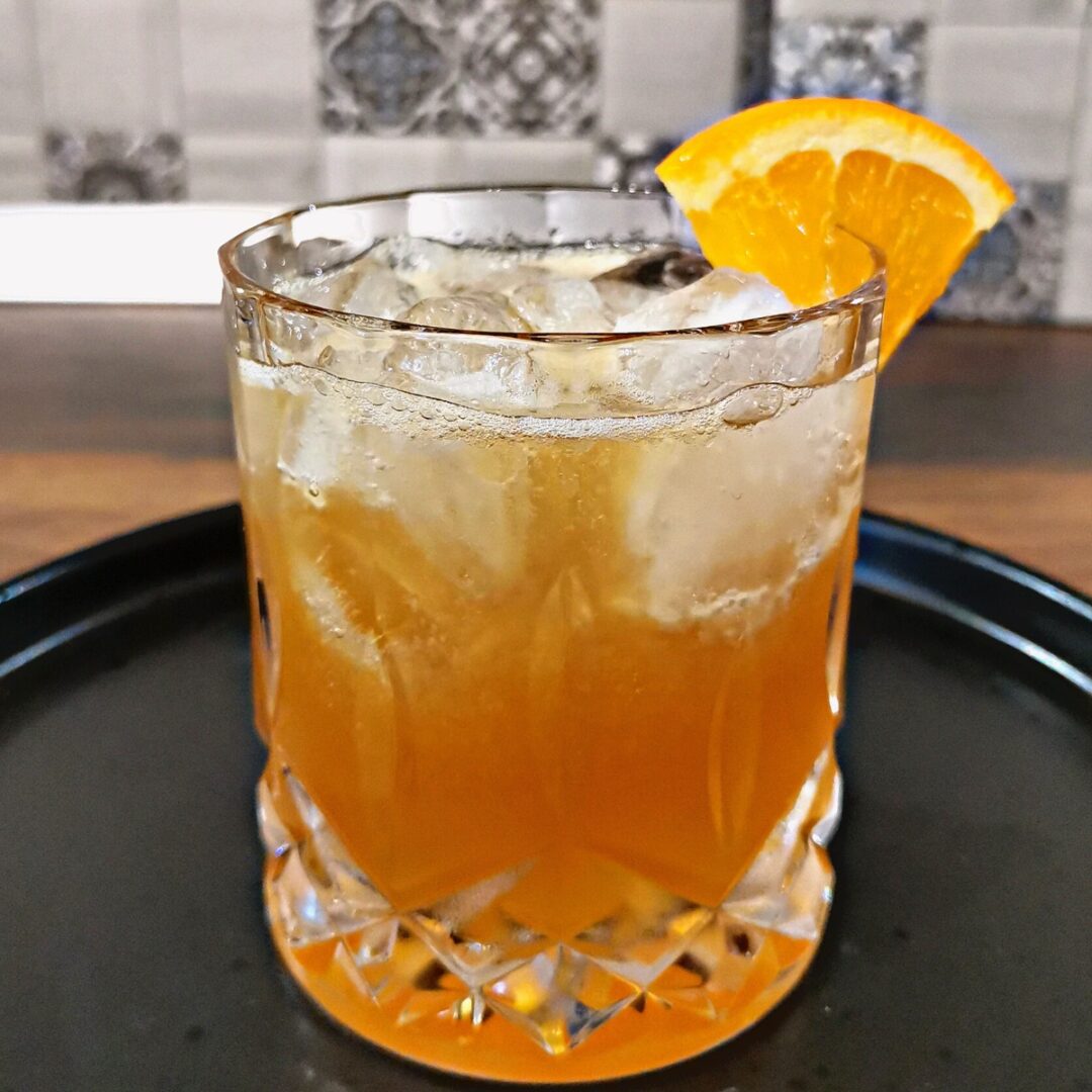 Amaretto Sour Cocktail Recipe - Foodiosity