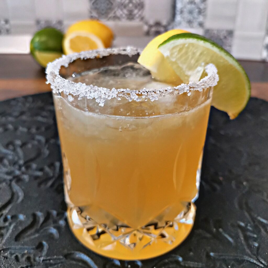 Golden Margarita Cocktail Recipe - Foodiosity