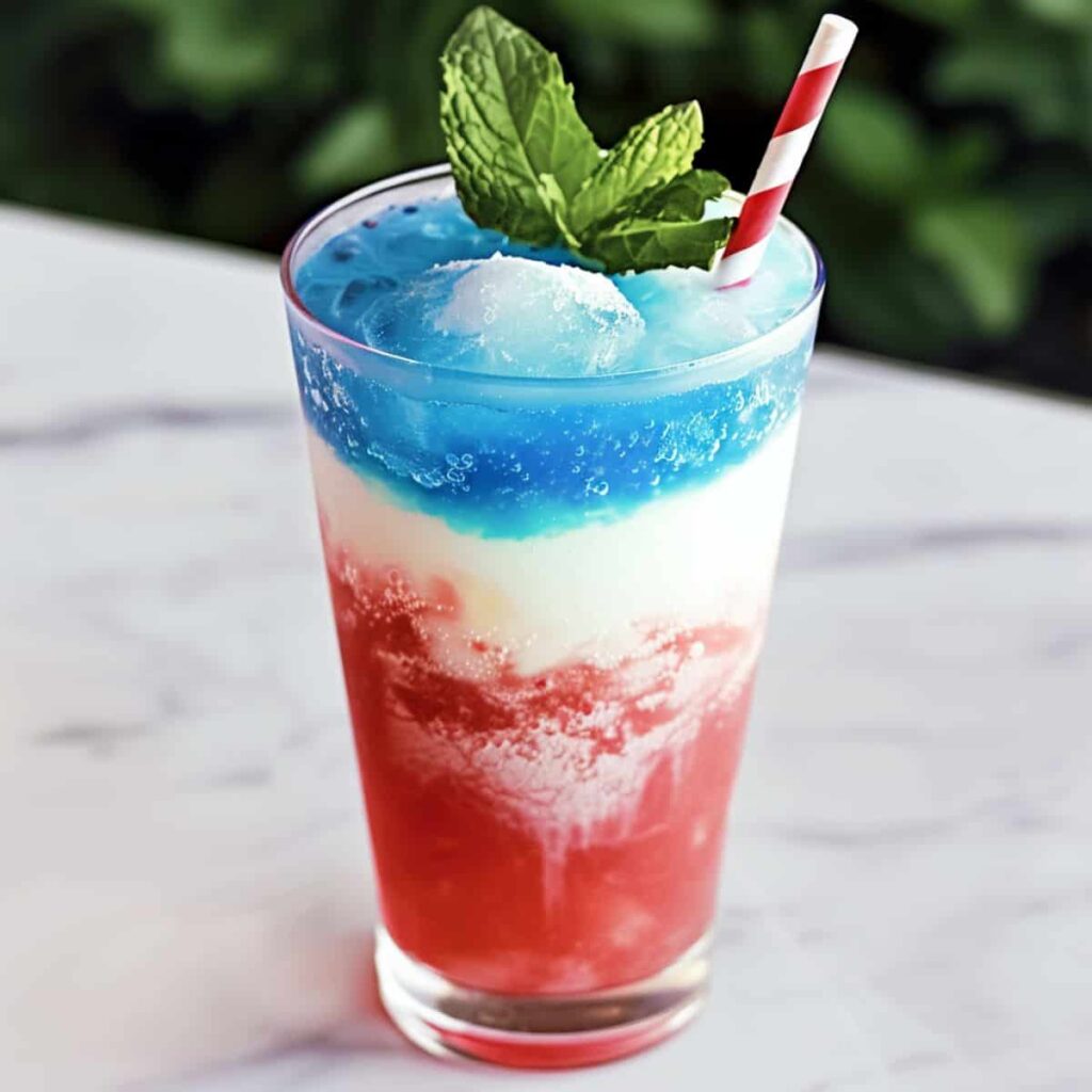 Bomb Pop Cocktail - Foodiosity