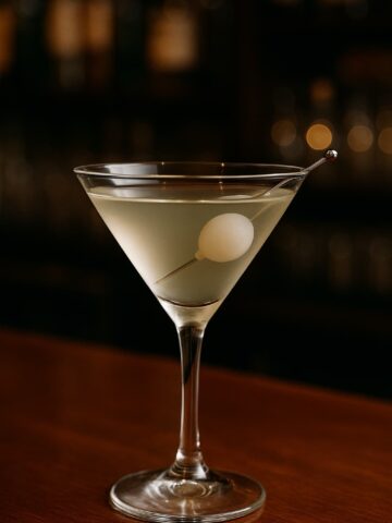 5 Classic Martini Cocktail Recipes That Never Go Out of Style - Foodiosity