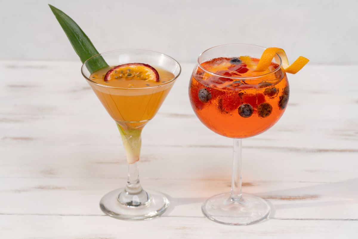 15 Elegant Fall Cocktail Party Drinks for Entertaining - Foodiosity