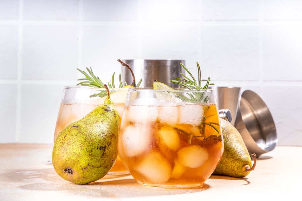 10 Fall Mocktail Recipes Perfect for Parties & Gatherings - Foodiosity