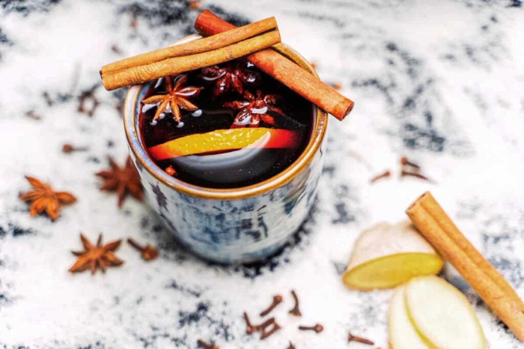 12 Fall Themed Drinks Full of Warm, Cozy Flavor - Foodiosity