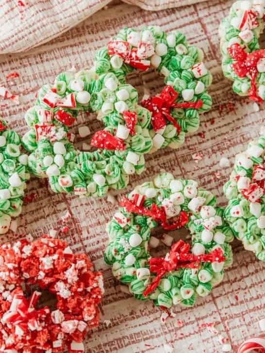 10 Christmas Wreath Recipe Ideas to Impress This Holiday - Foodiosity