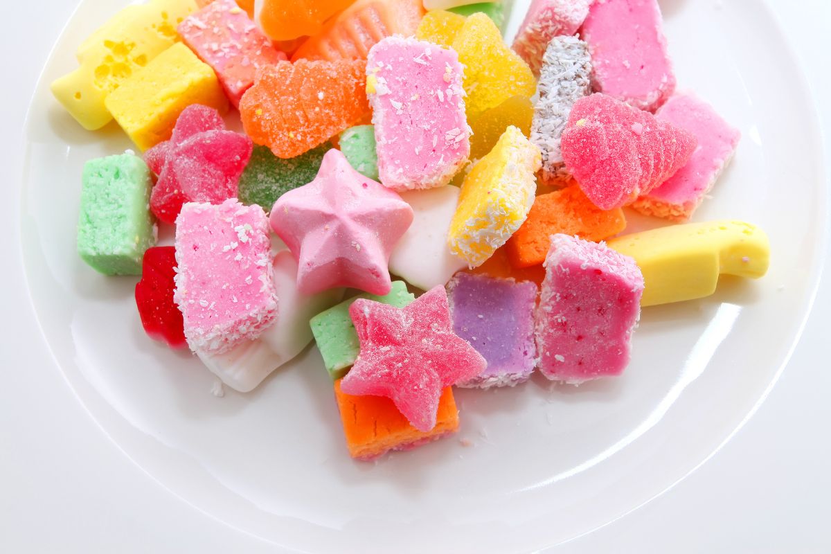 15 Christmas Candy Recipe Packed With Festive Holiday Flavor - Foodiosity