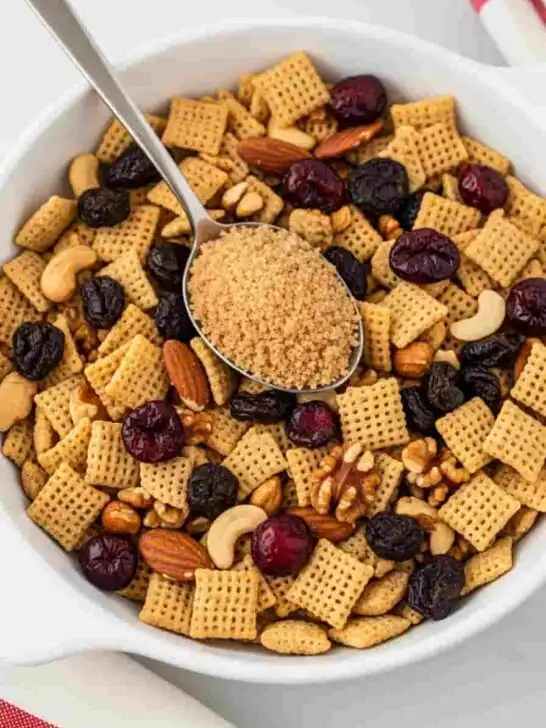 12 Festive Christmas Chex Mix Recipes Everyone Will Love - Foodiosity
