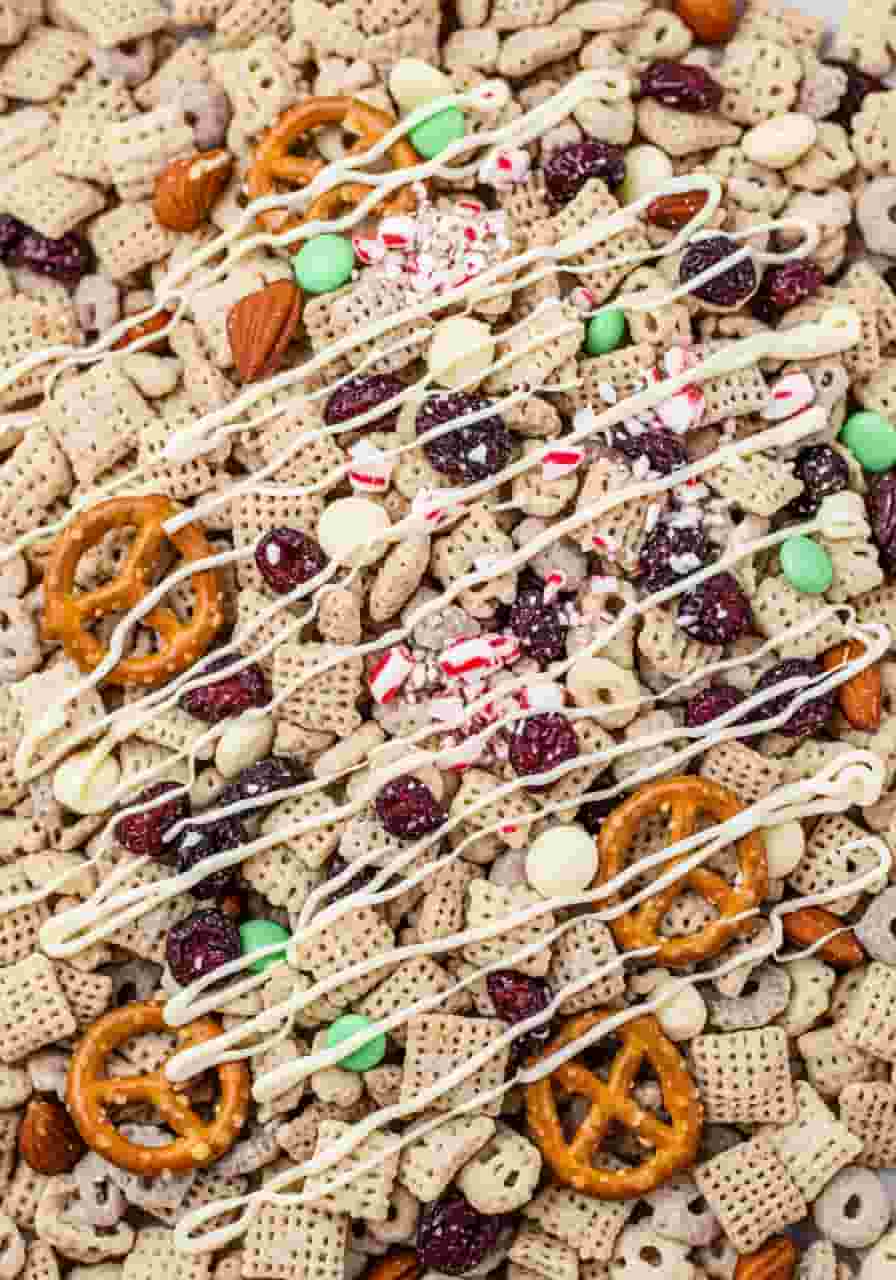 10 Festive Christmas Trash Recipes Everyone Will Love - Foodiosity