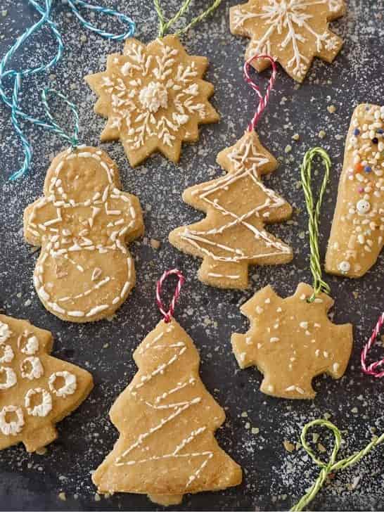 10 Easy Baked Christmas Ornaments Recipe Kids Will Love - Foodiosity