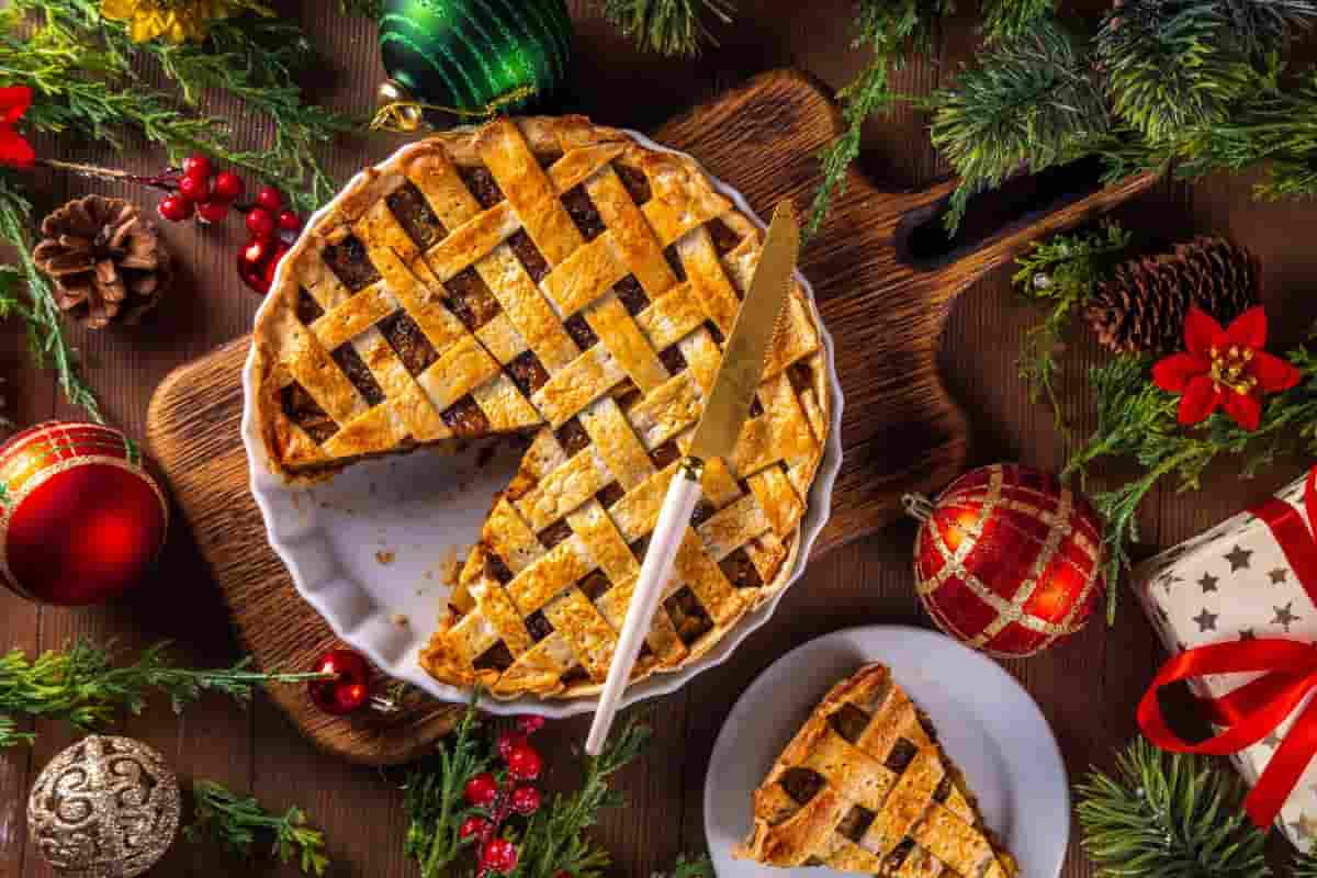 12 Christmas Pie Recipes for a Festive Holiday Dessert Table - Foodiosity