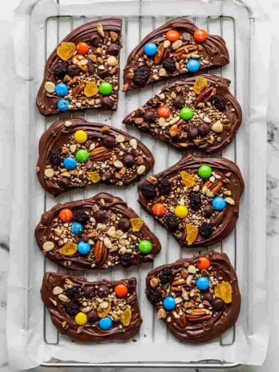 12 Elegant Christmas Bark Recipes With Rich Holiday Flavors - Foodiosity