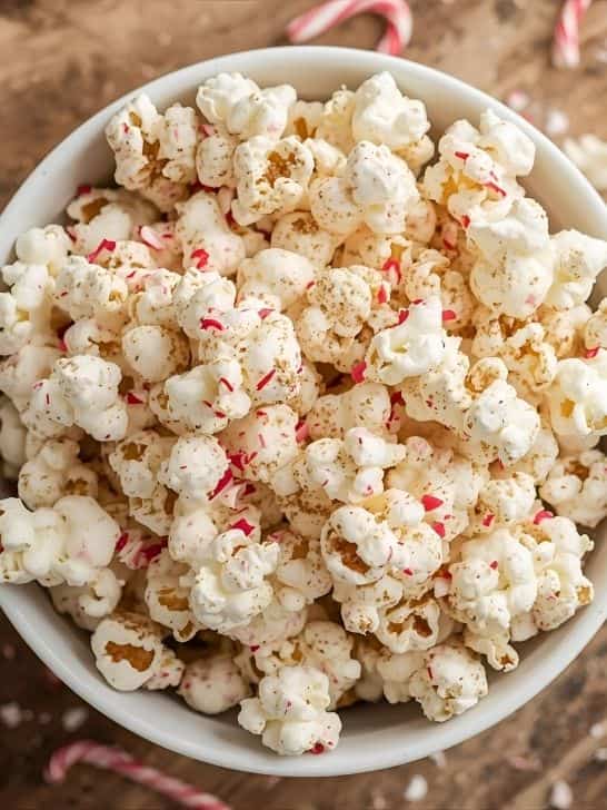 10 Christmas Popcorn Recipes for Cheerful Holiday Treats - Foodiosity