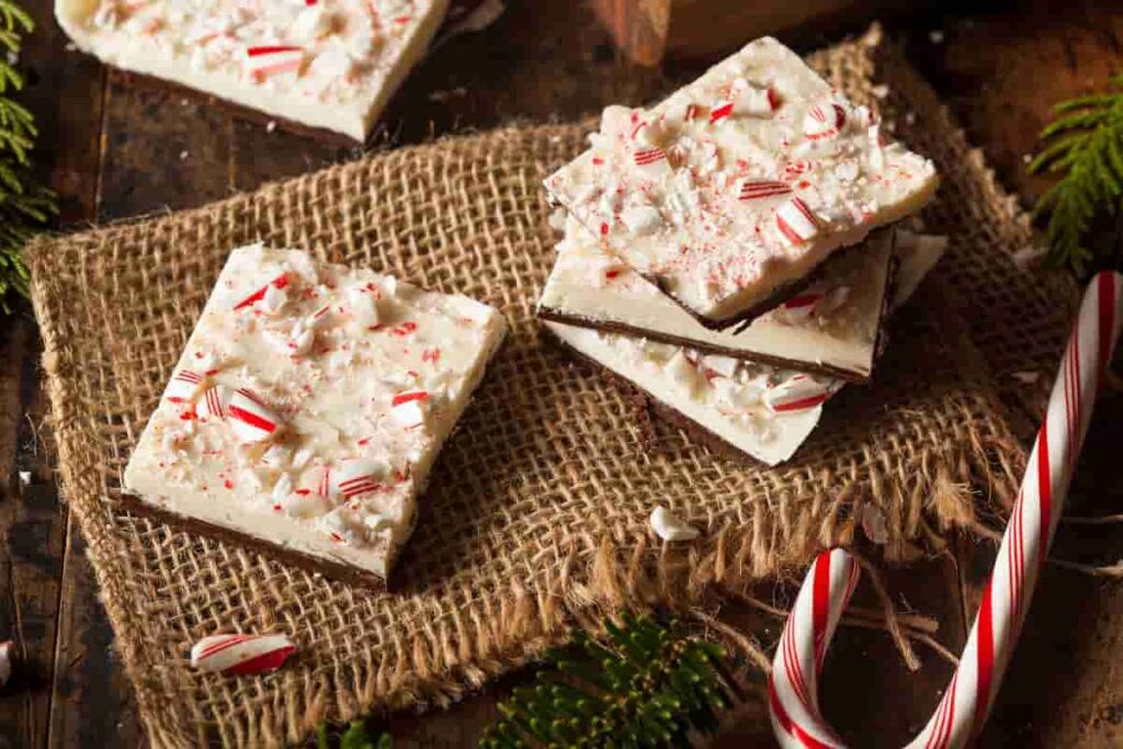 12 Elegant Christmas Bark Recipes With Rich Holiday Flavors - Foodiosity