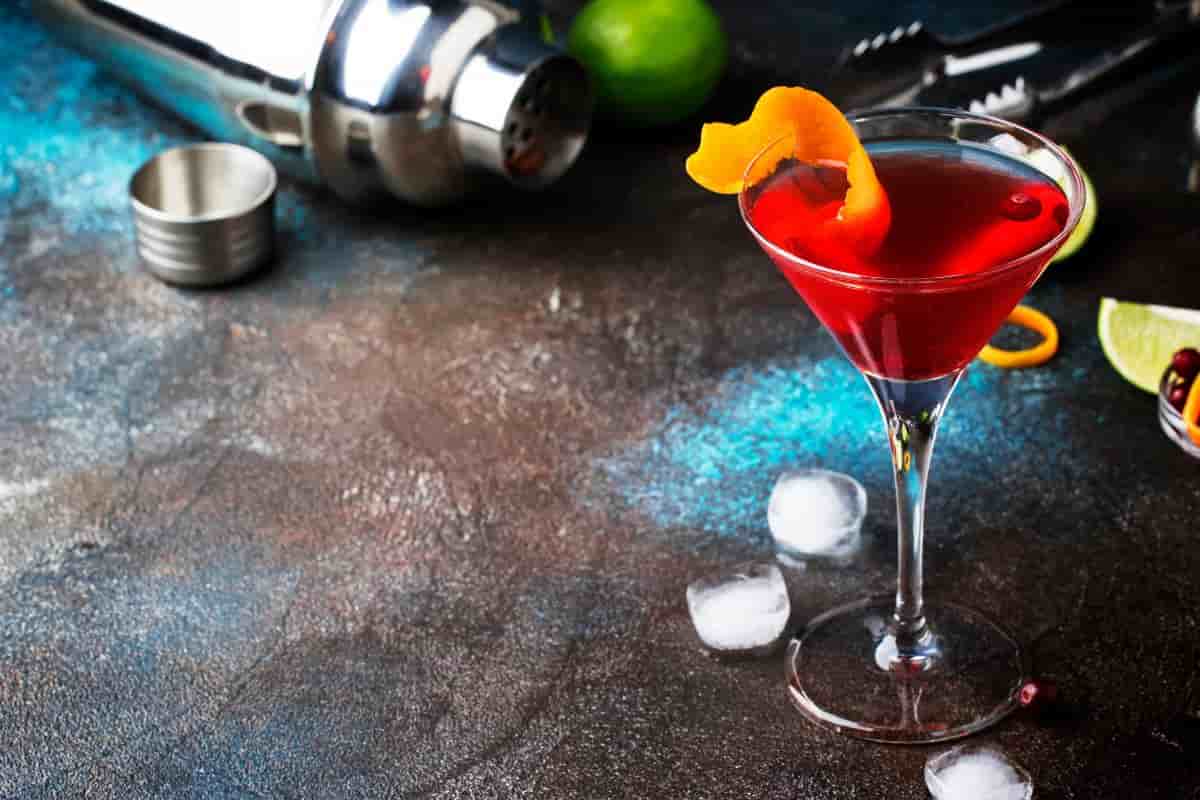 10 Christmas Cosmopolitan Drink Recipe Ideas to Celebrate - Foodiosity