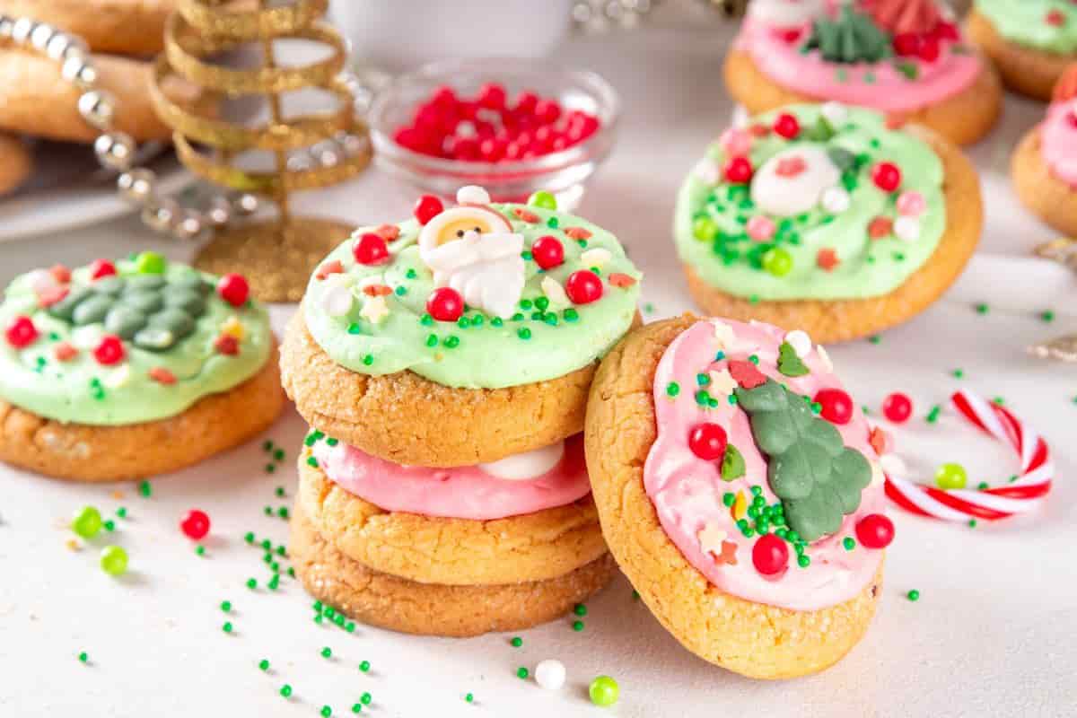 15 Easy Recipe for Christmas Biscuits You'll Bake Every Year - Foodiosity