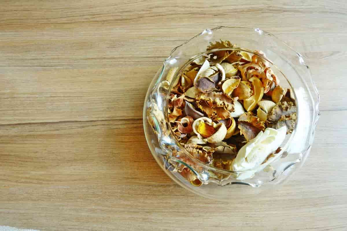 15 Easy Fall Potpourri Recipes to Make Your Home Smell Cozy - Foodiosity