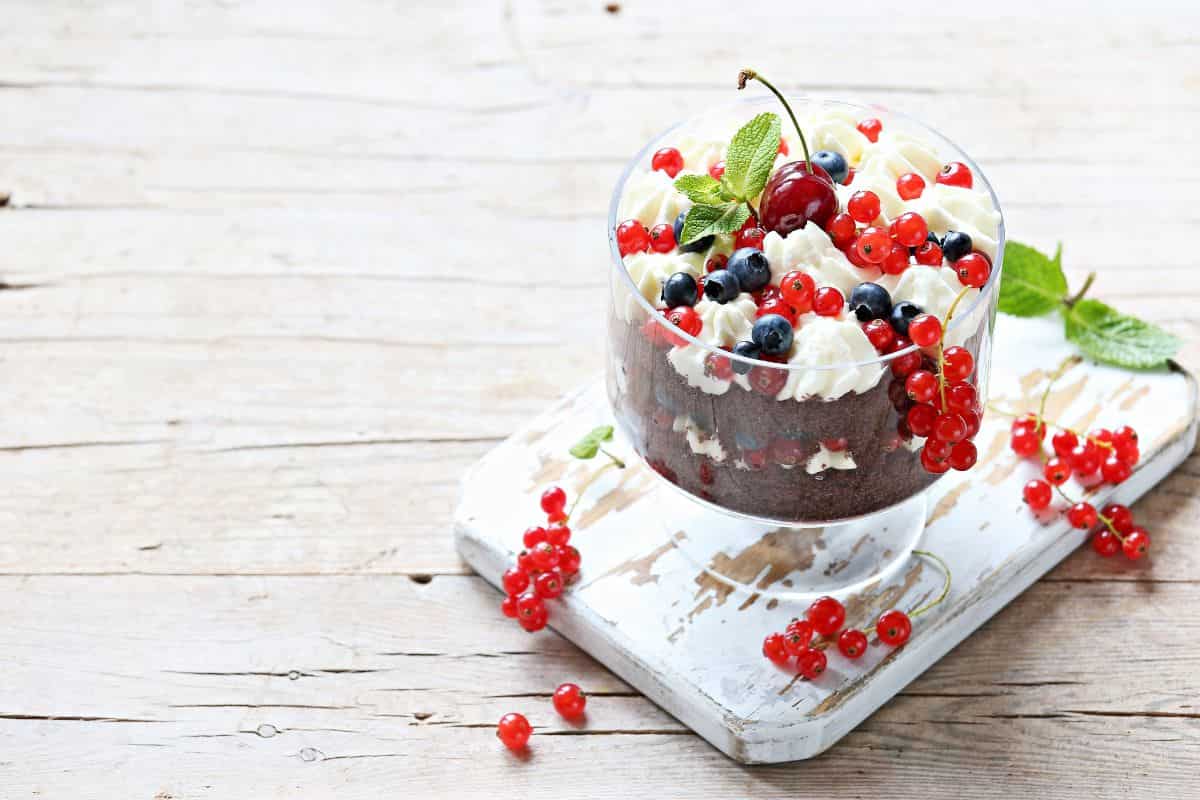 10 Winter Trifle Recipes for Elegant Cold-Season Desserts - Foodiosity