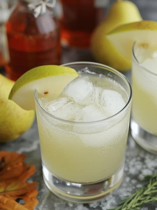 10 Thanksgiving Mocktails Perfect for the Holiday Table - Foodiosity