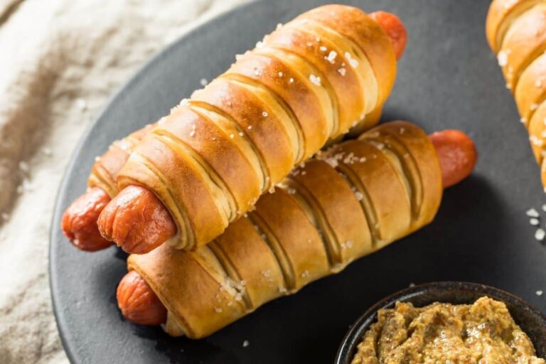 10 Crowd-Pleasing Recipes for Cocktail Hot Dogs for Parties - Foodiosity