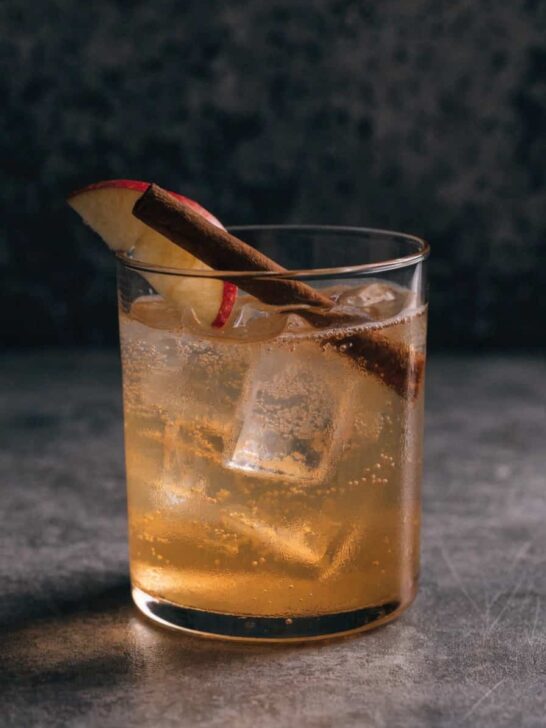10 Winter Mule Recipe with a Cozy Seasonal Twist - Foodiosity