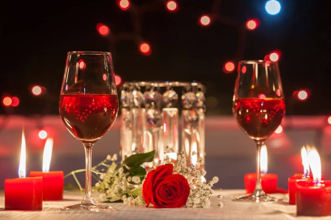 10 Easy Valentine’s Day Alcoholic Drinks to Impress - Foodiosity