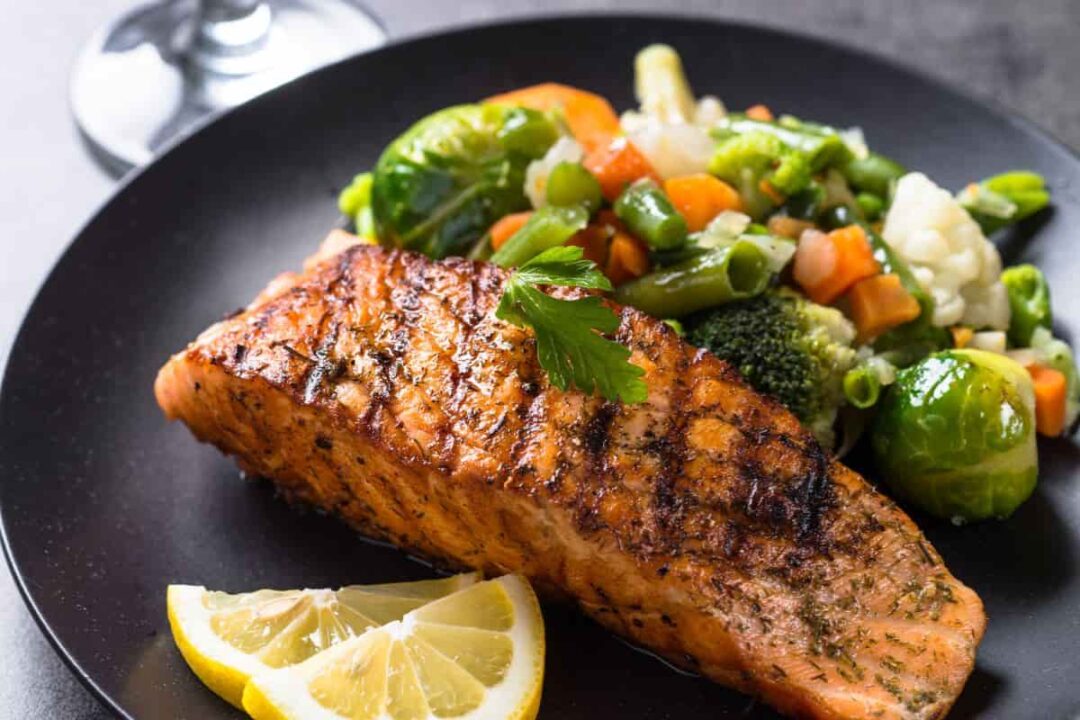 10 Luxurious Winter Salmon Recipes for Cozy Dinners - Foodiosity