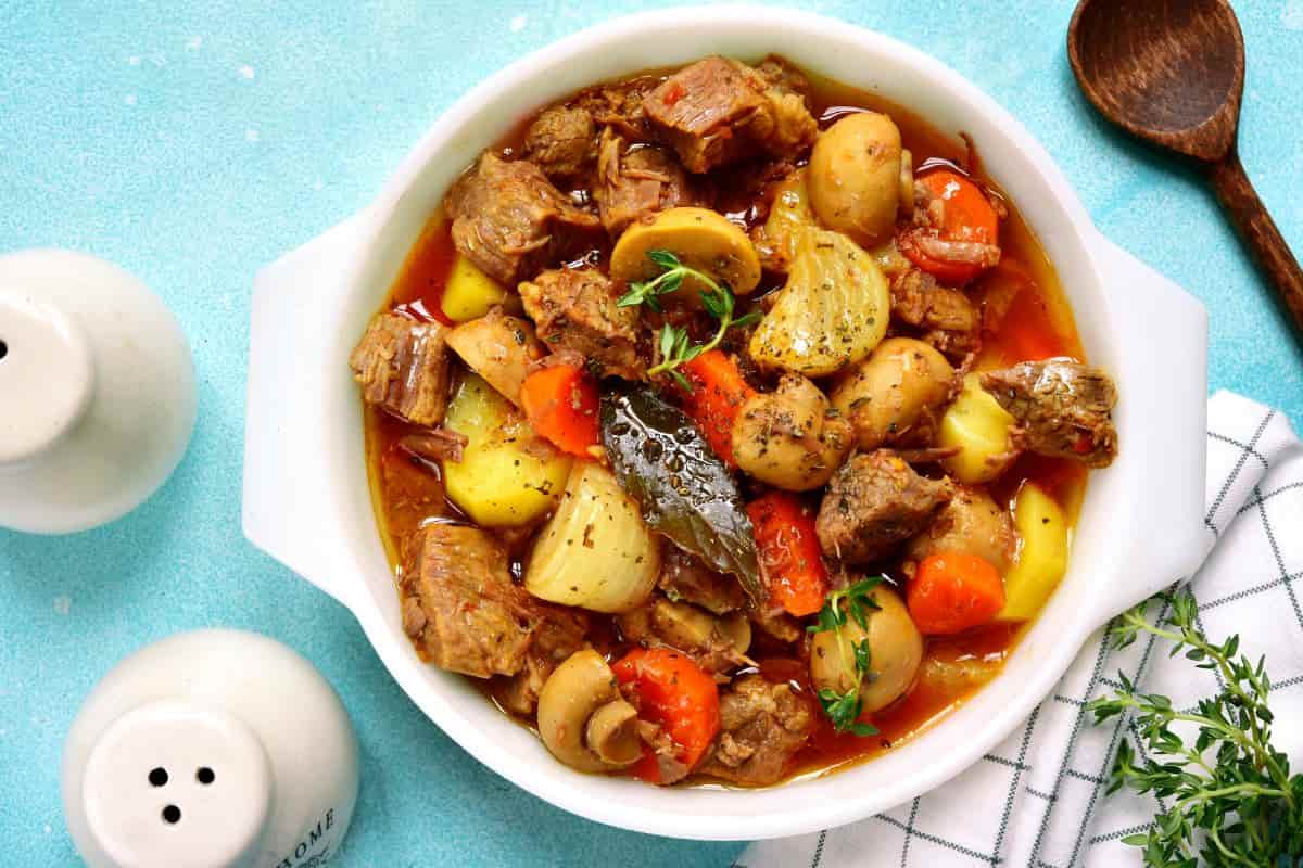 12 Irresistible Winter Slow Cooker Recipes for Cozy Nights - Foodiosity