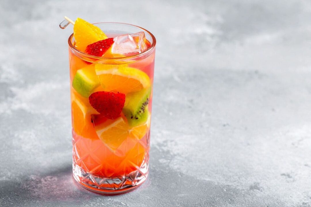 15 Best Fruit Alcohol Cocktail for Parties & Relaxing Nights - Foodiosity