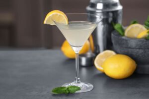 15 Lemon Drop Cocktail Tips for a Smooth, Party-Ready Drink - Foodiosity